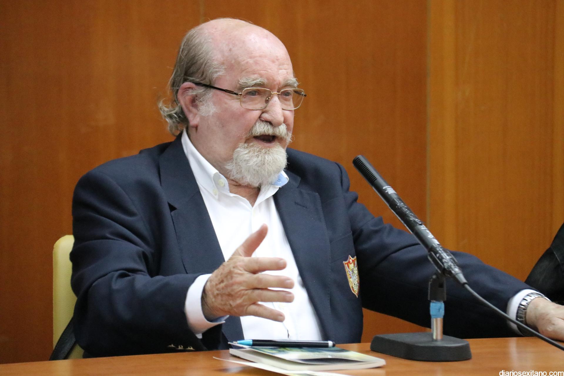 El escritor y poeta sexitano Silvio Rivas Fernández, gana el premio de ...