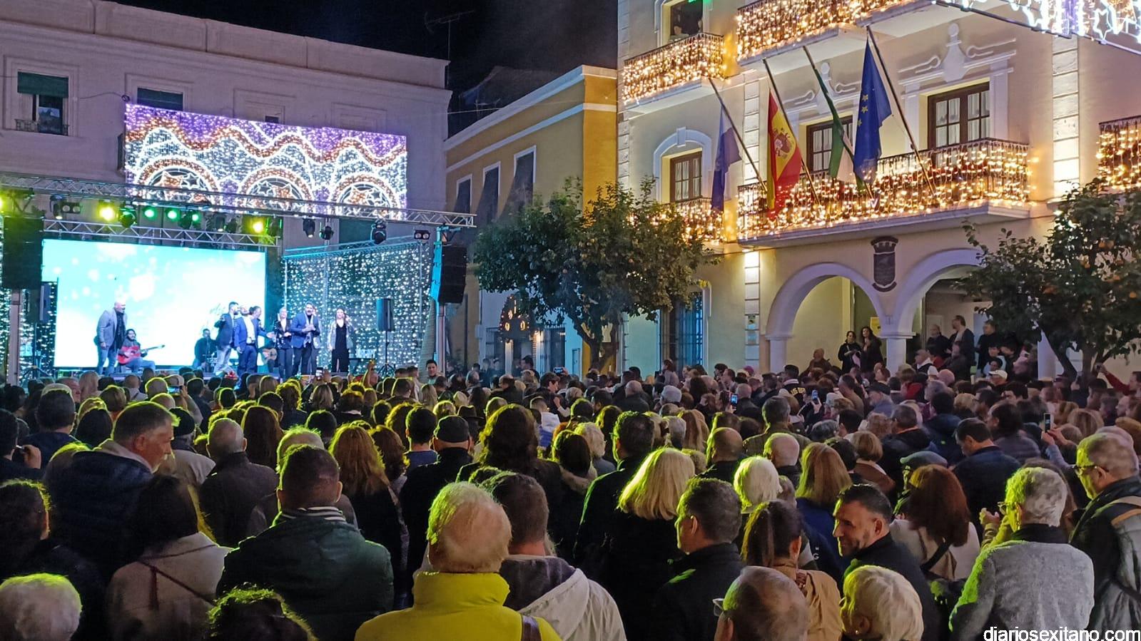 Raya Real llenó la Plaza de la Constitución de Almuñécar de villancicos ...